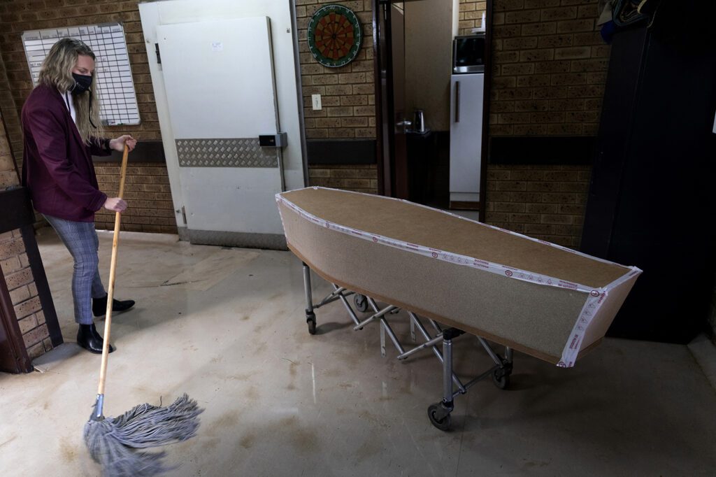 Thom Kight - ALON SKUY